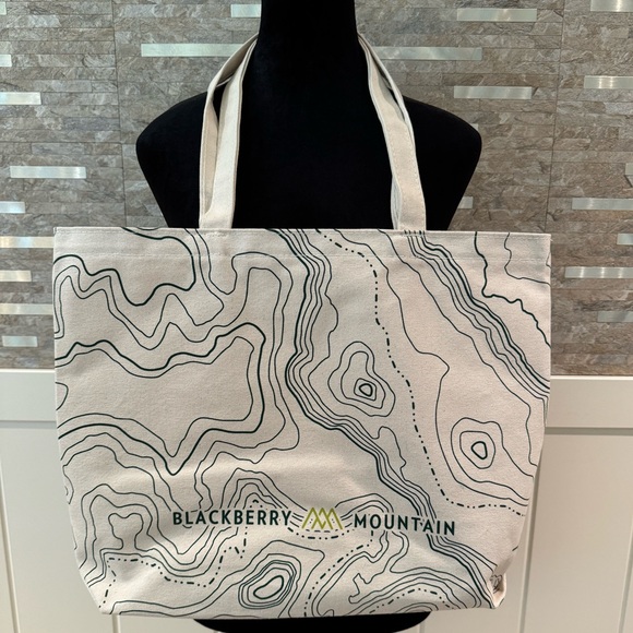 Blackberry Mountain | Bags | New Blackberry Mountain Cream Ivory Tote ...